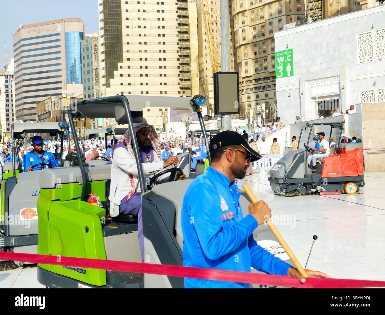 Mecca, Saudi Arabia, June 6 2024: The cleaning operations with the ...