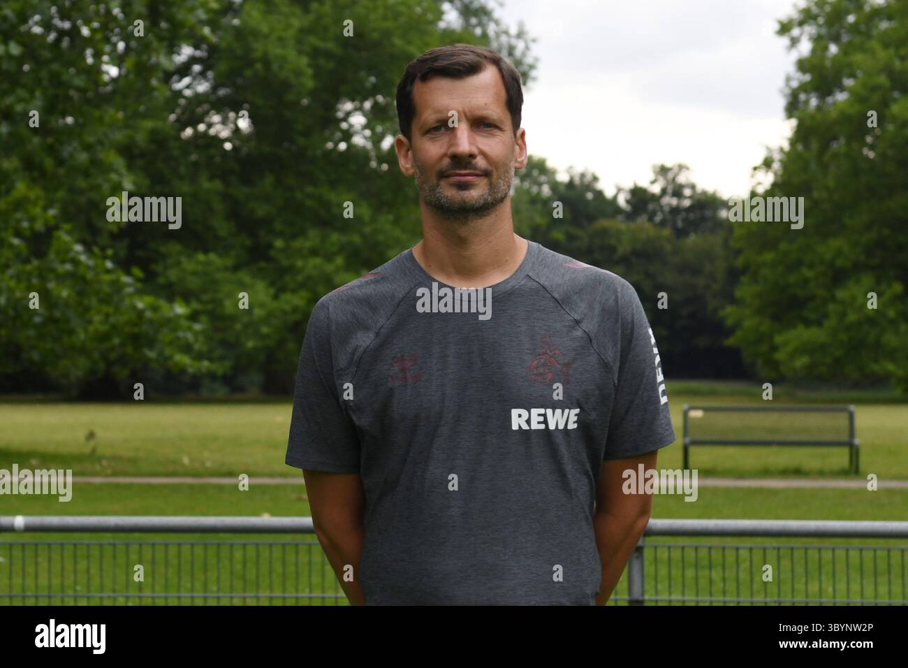 Koeln, Deutschland. 16th July, 2025. Physiotherapeut Daniel Schuetz ( 1 ...