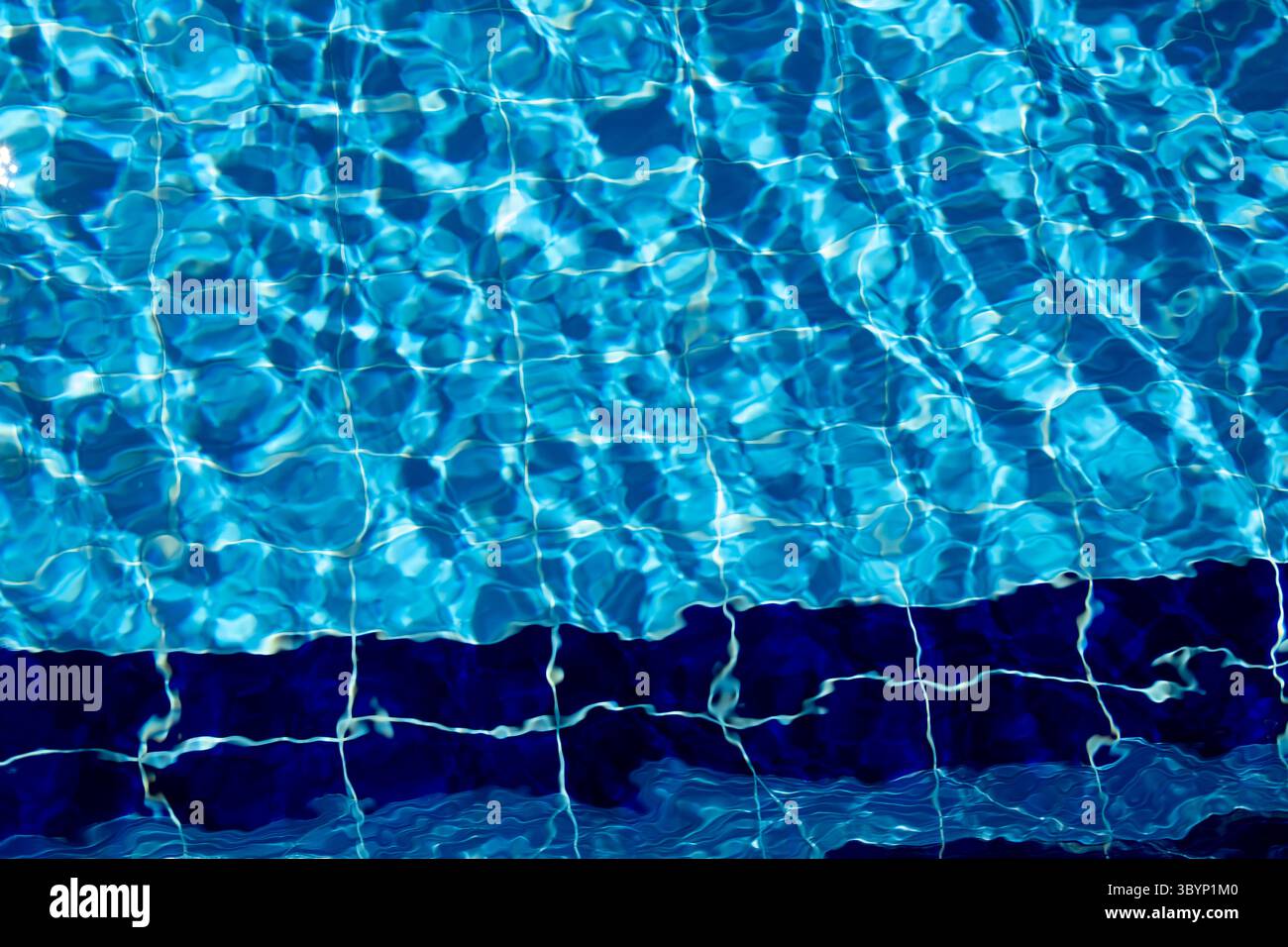 Blue gridlines hi-res stock photography and images - Alamy