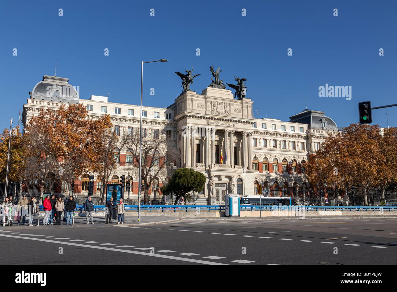 Full facade view palacio hi-res stock photography and images - Alamy
