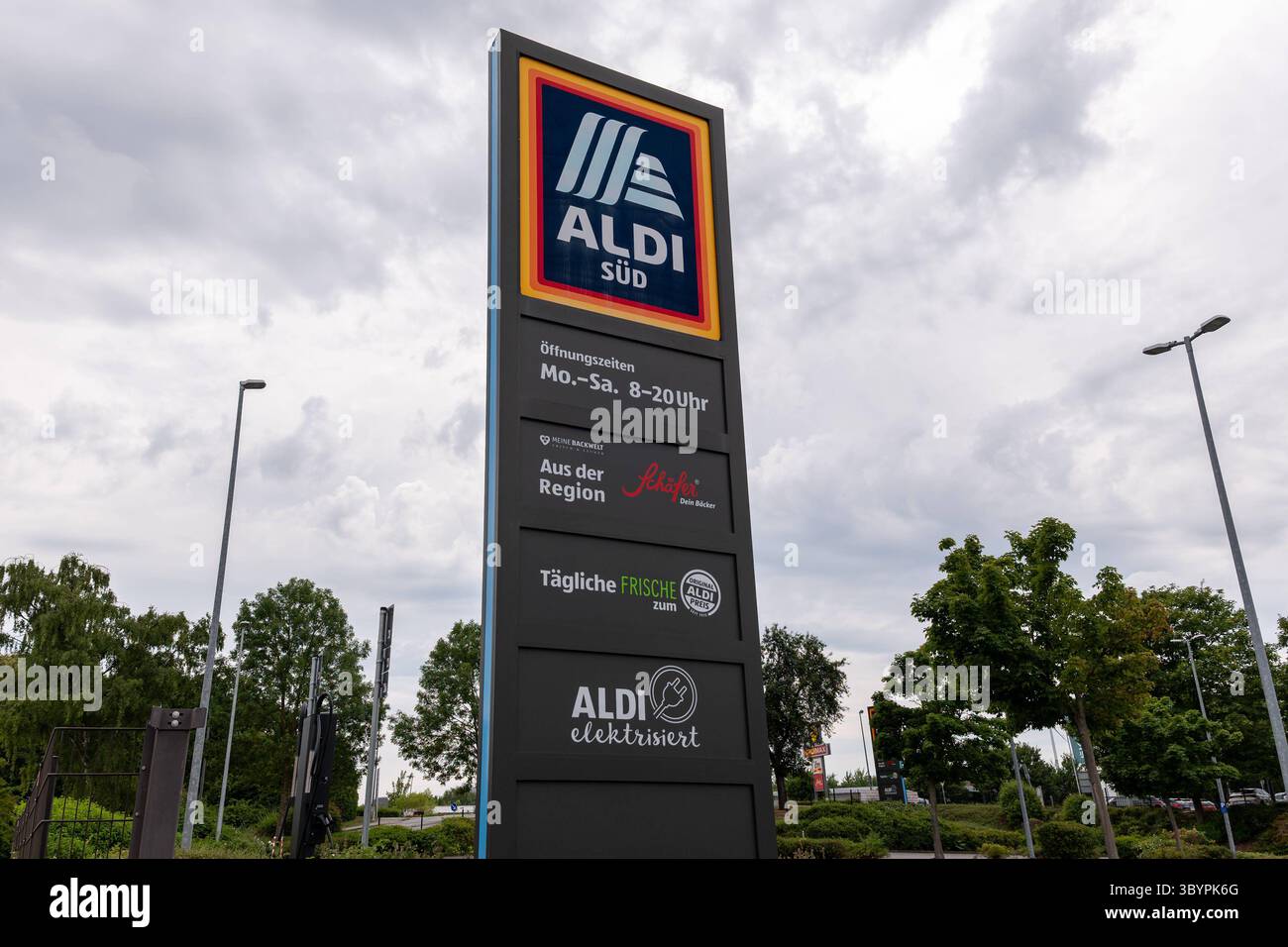 ALDI Süd Konsumversprechen im Hochformat 20.07.25, Bad Camberg ...