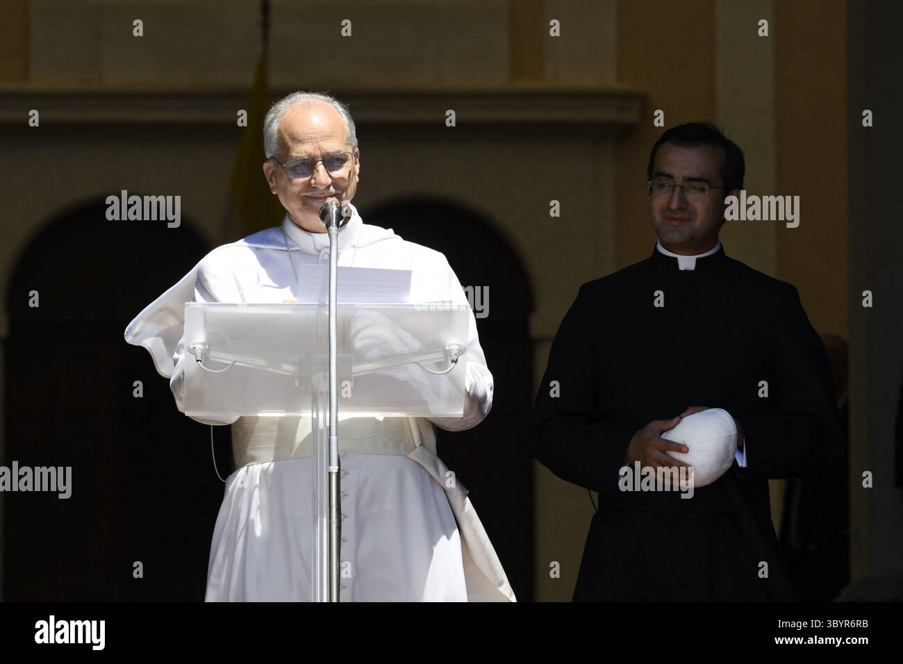 Pope Leo XIV prays the Angelus with the faithful in Castel Gandolfo ...