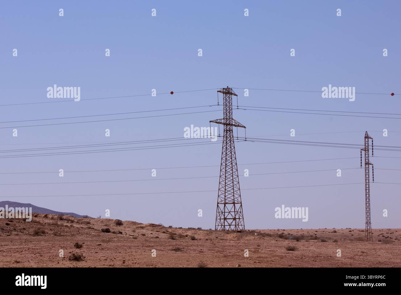 Extending high voltage towers hi-res stock photography and images - Alamy