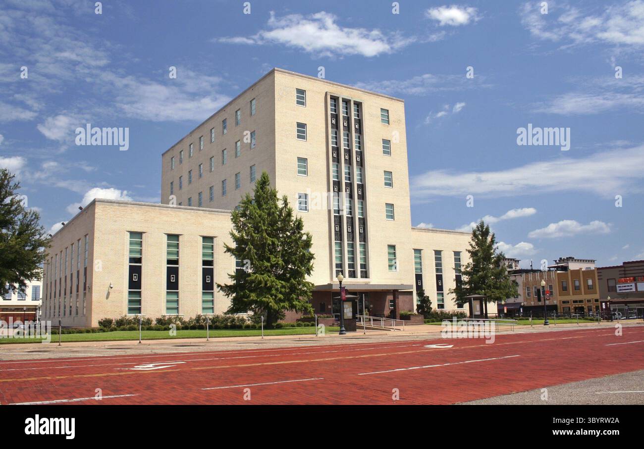 Smith County Courthouse Located In Tyler, Texas Stock Photo - Alamy