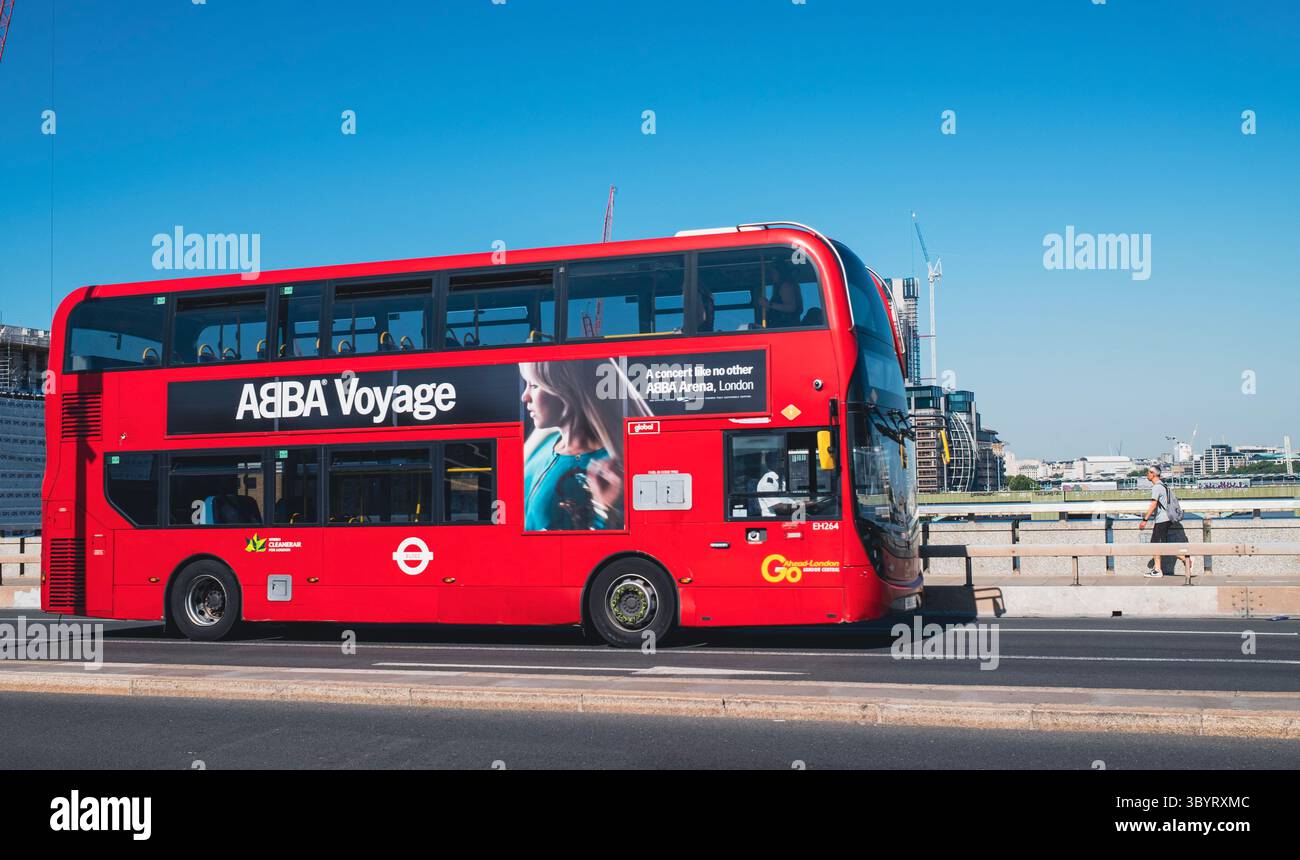 London general bus hi-res stock photography and images - Alamy