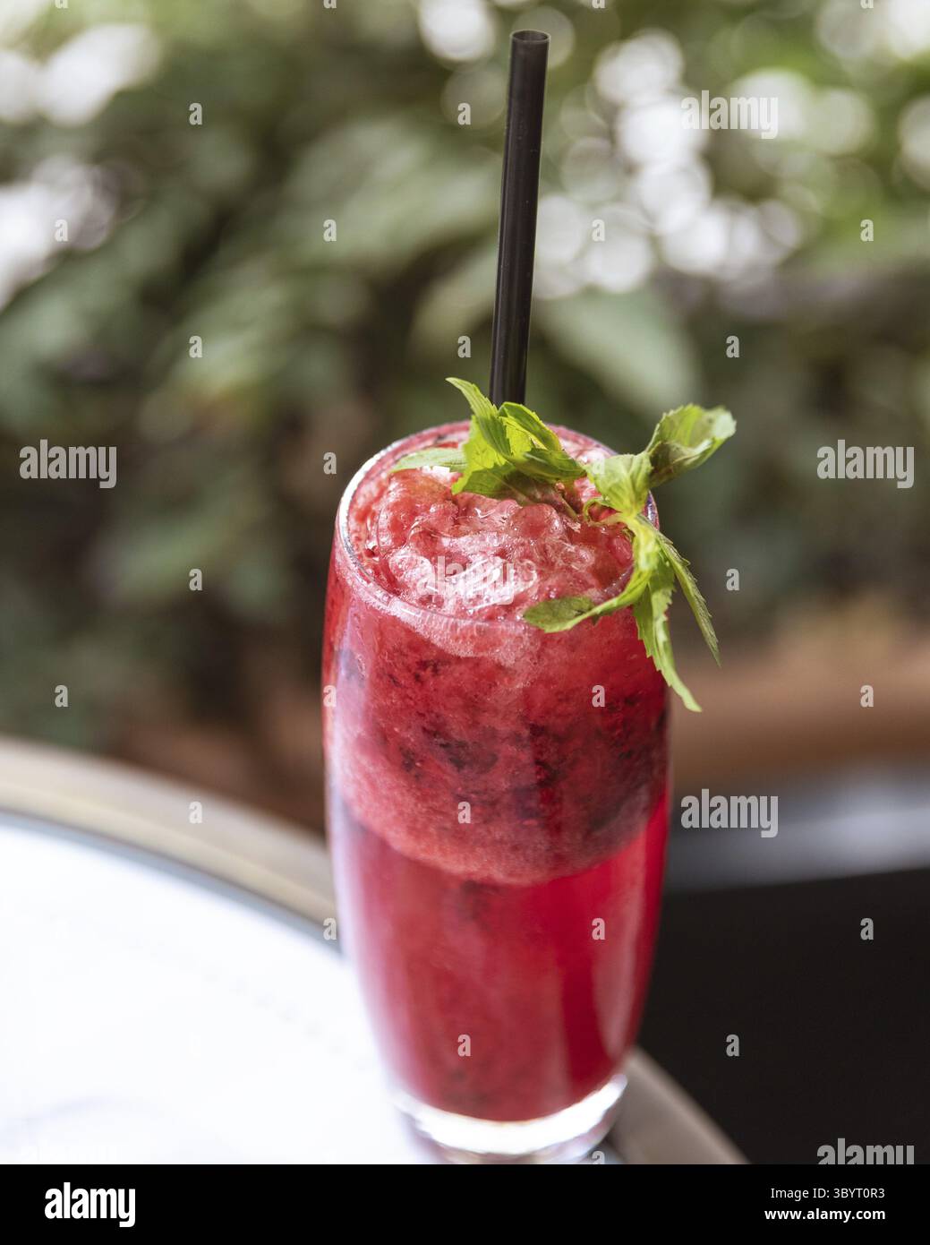 Red fruit section hi-res stock photography and images - Alamy