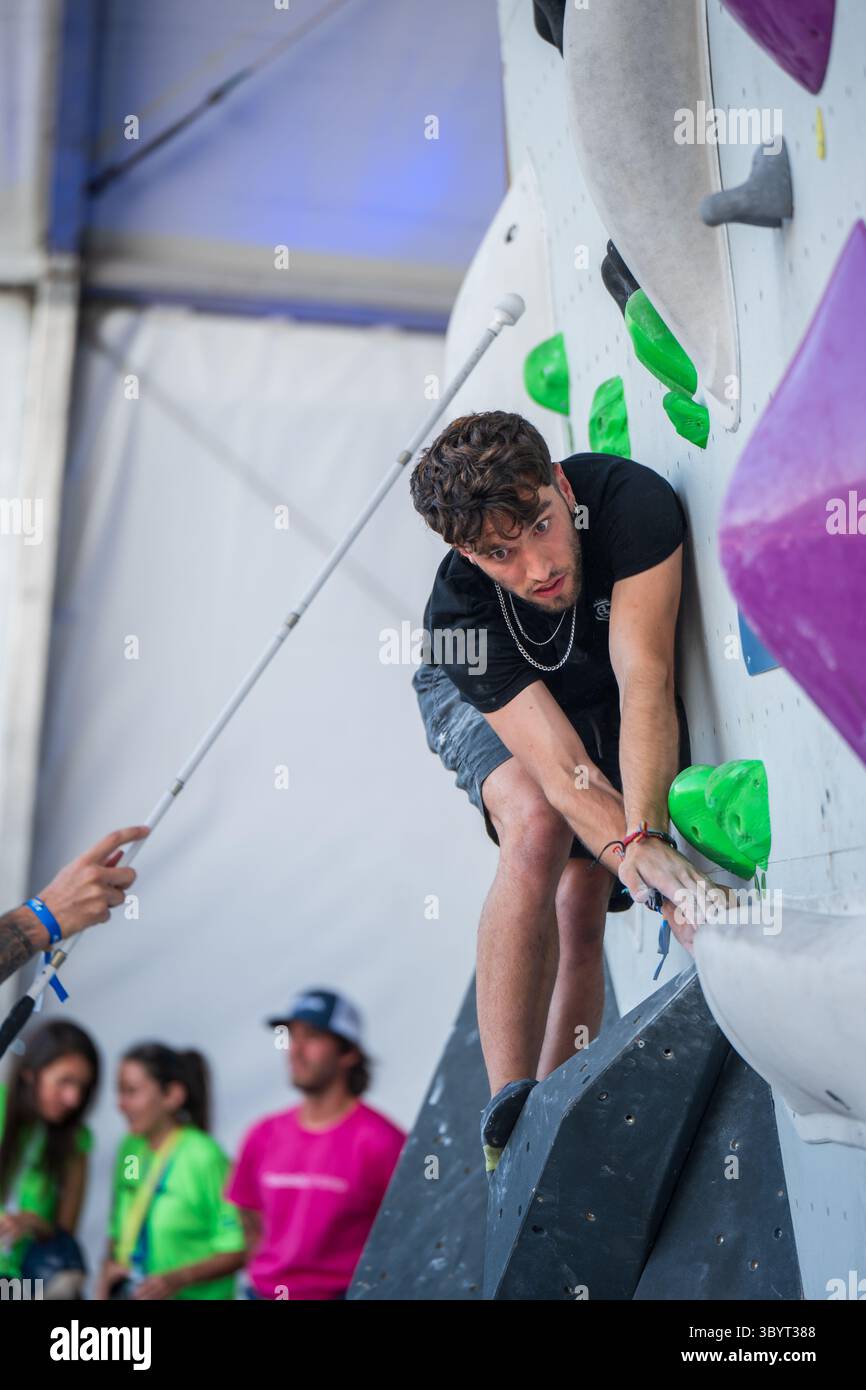 Blind climber hi-res stock photography and images - Alamy