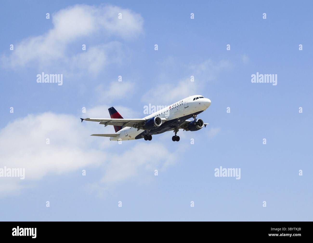 Us american delta airlines hi-res stock photography and images - Alamy