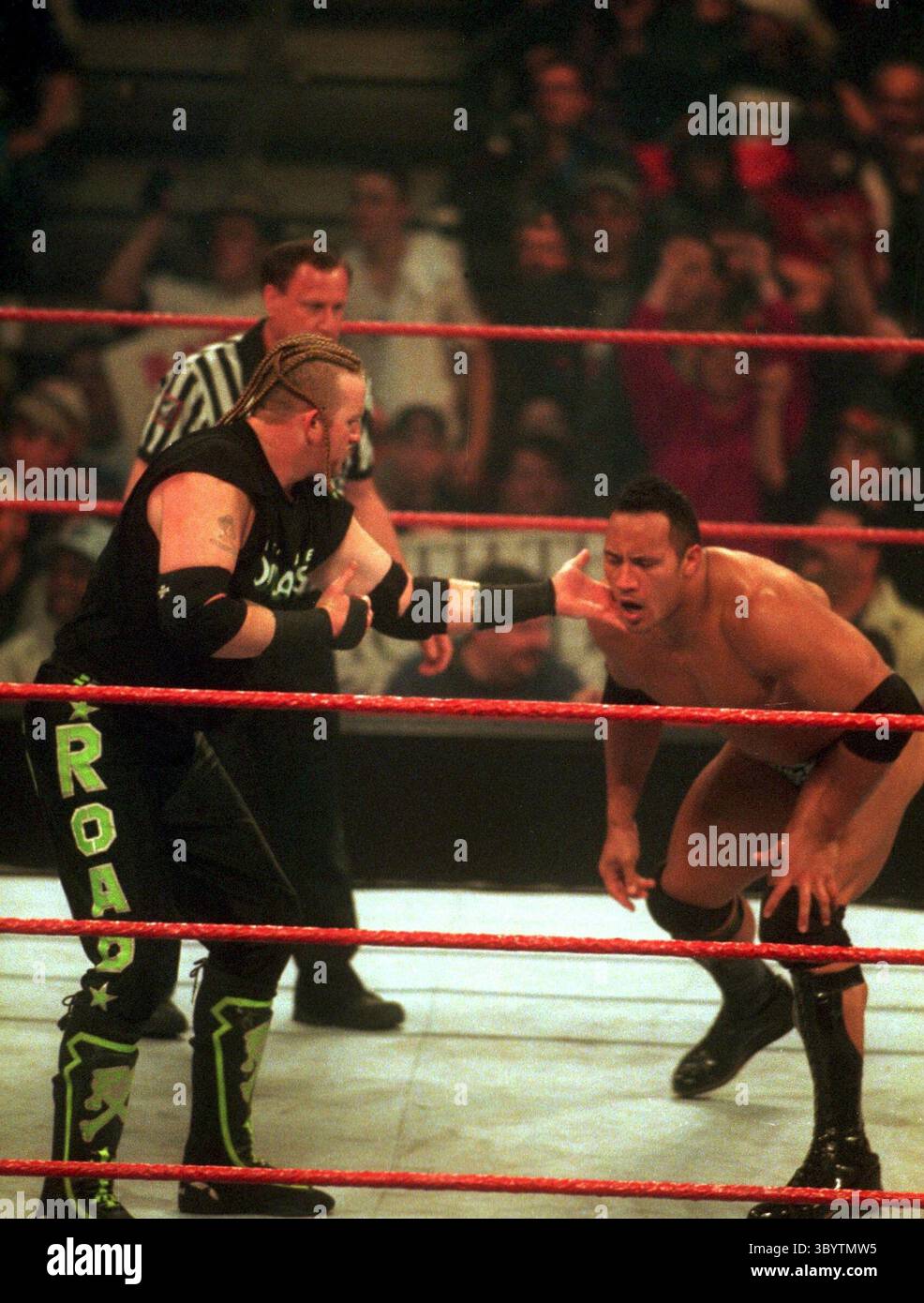 The rock 2000 wwf hi-res stock photography and images - Alamy