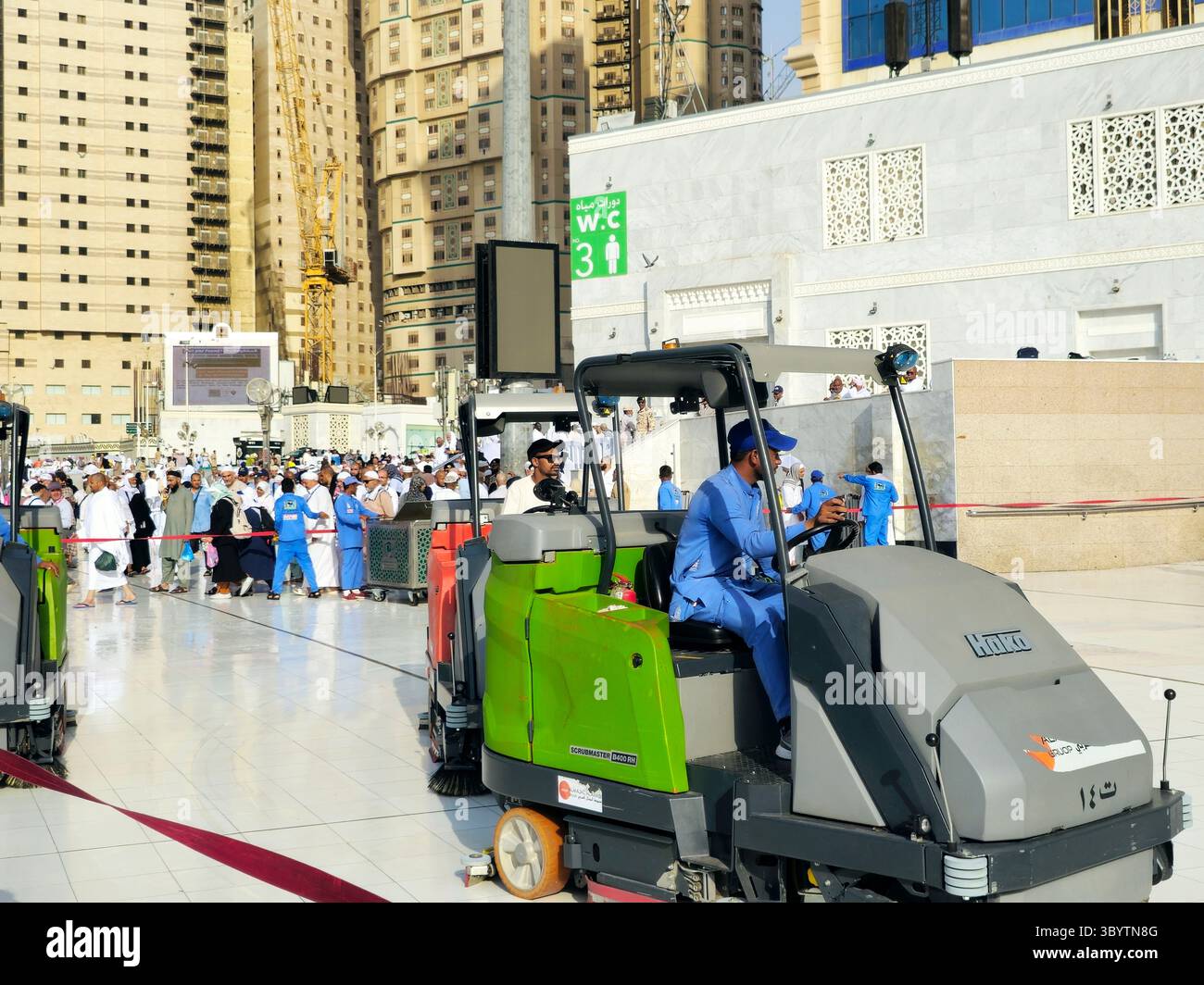 Mecca, Saudi Arabia, June 6 2024: The cleaning operations with the ...