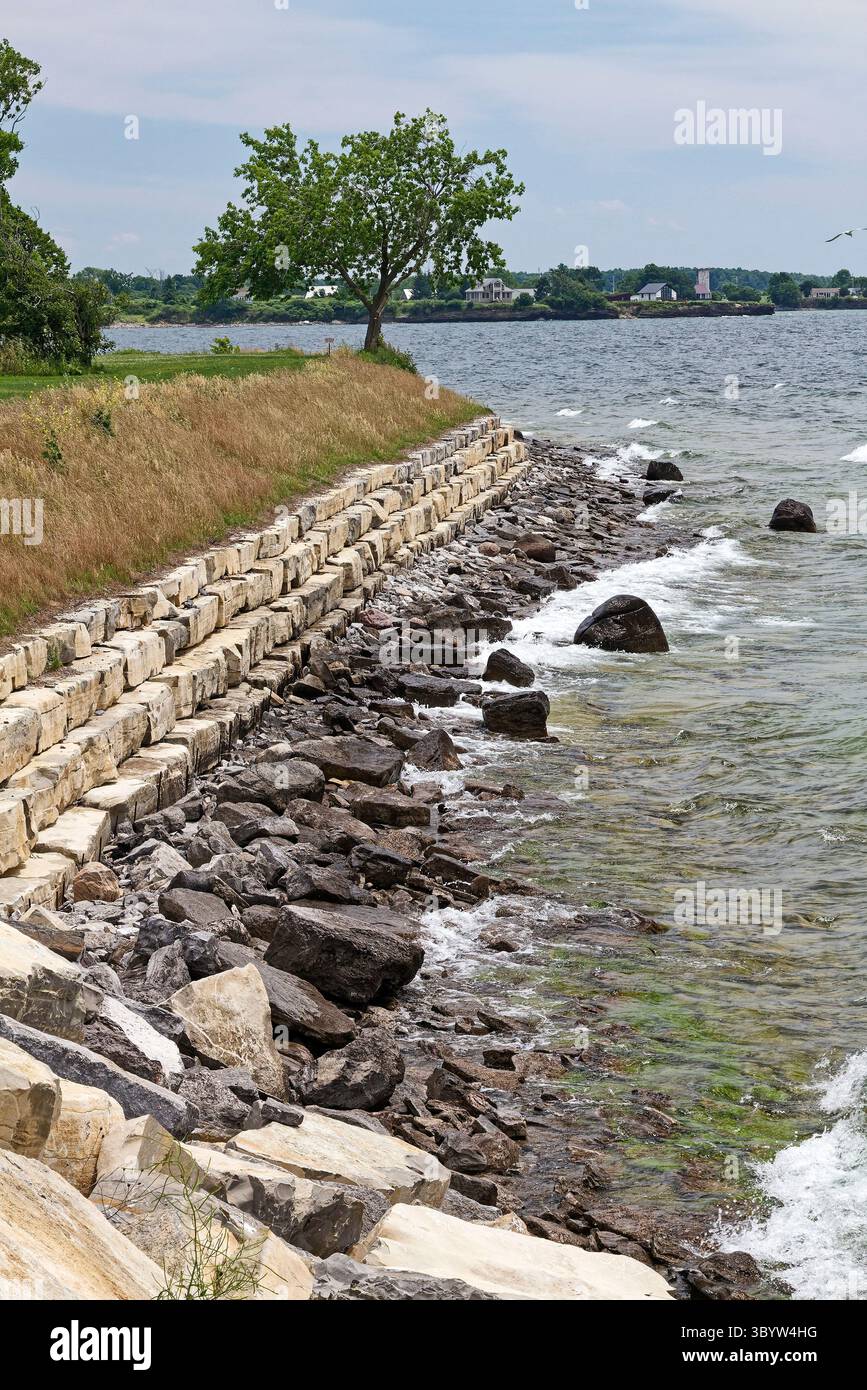 rip rap along shoreline, Lake Ontario, prevent land erosion ...