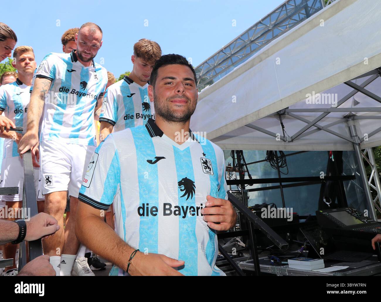 Fussball, Herren, 3.Liga, Saison 2025/2026, TSV 1860 München, Fanfest, Grünwalder Strasse 114 ...