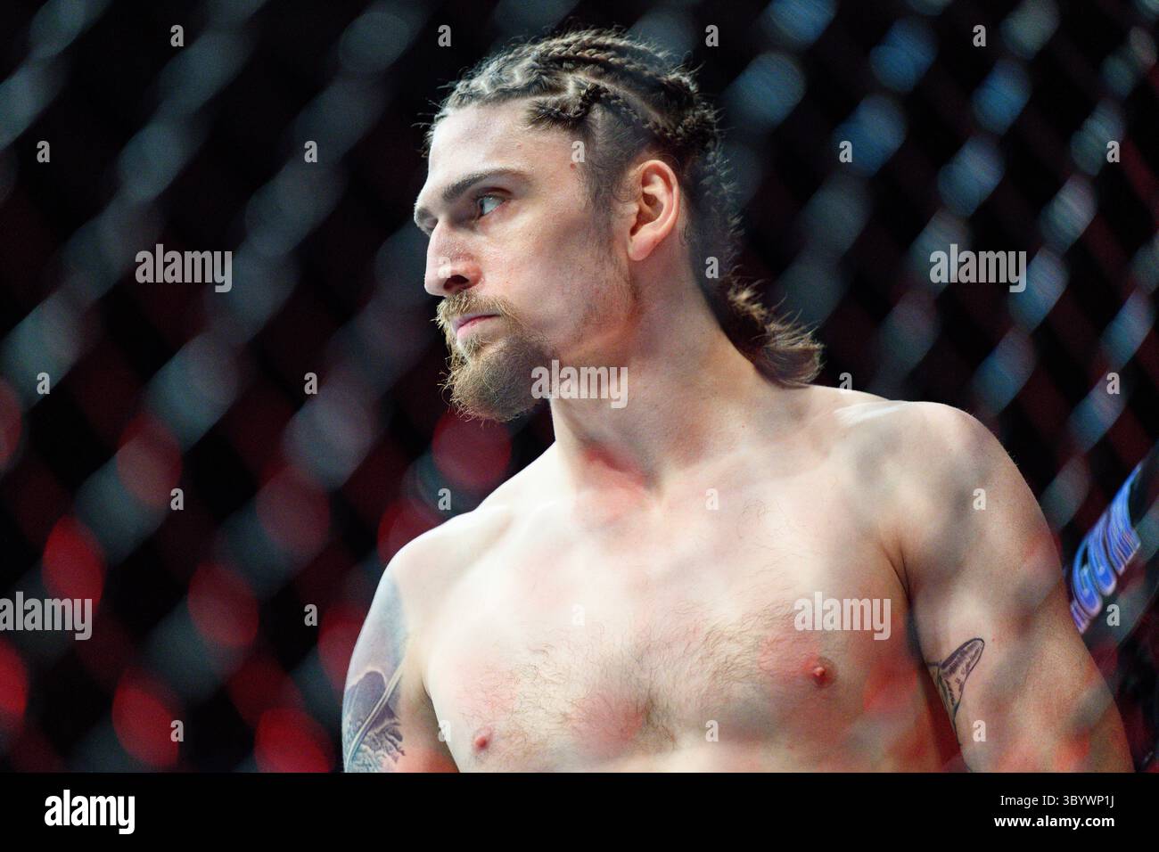Jackson McVey in an early prelim middleweight title fight at UFC 318 in ...