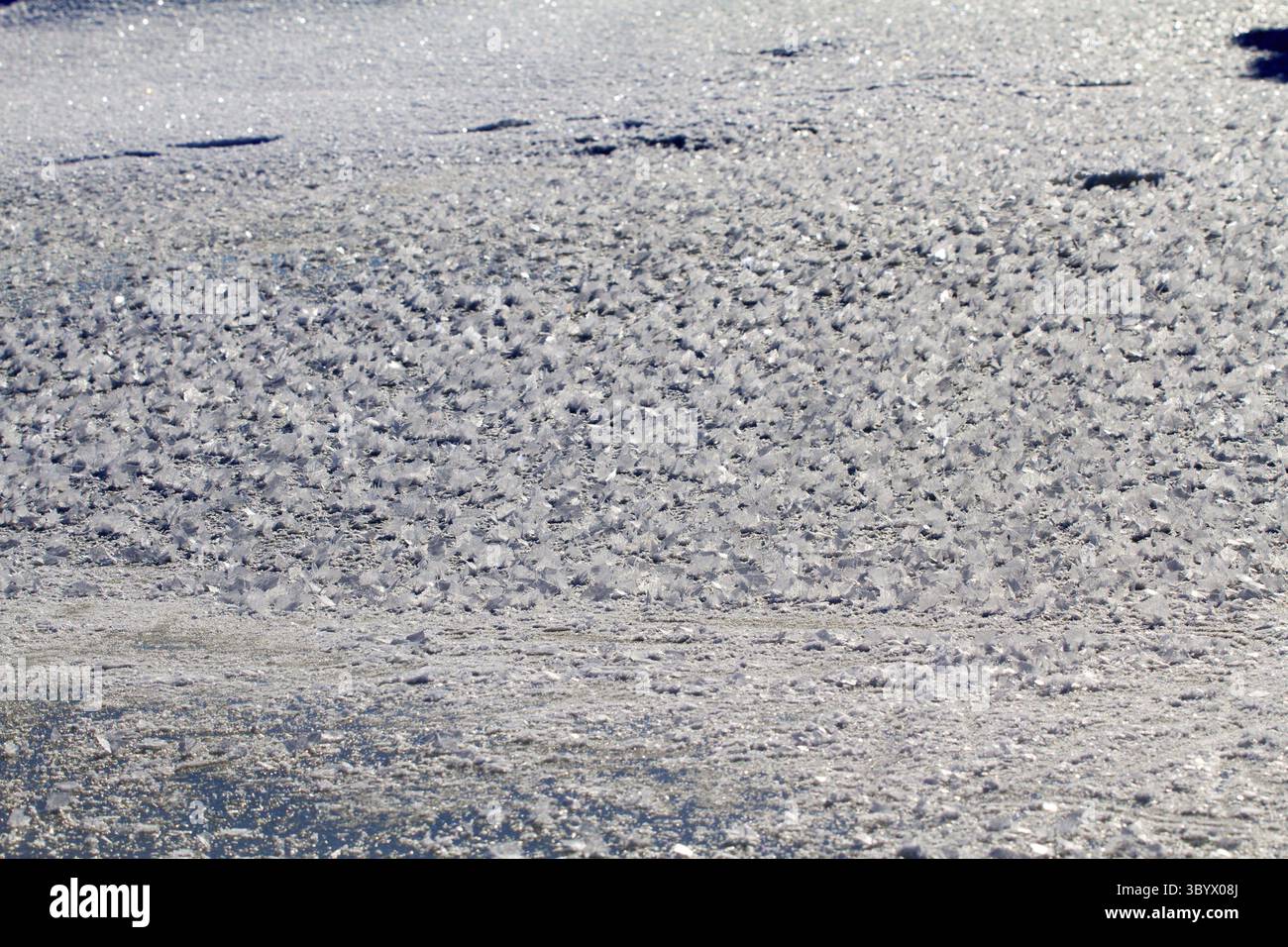 Patterns on sea ice in a hard frost Stock Photo - Alamy