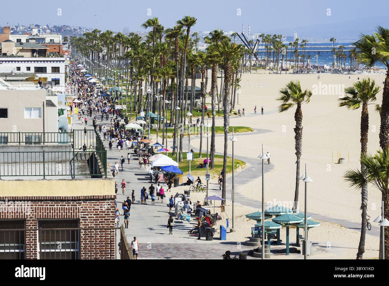 Venice beach sunbathing california hi-res stock photography and images ...