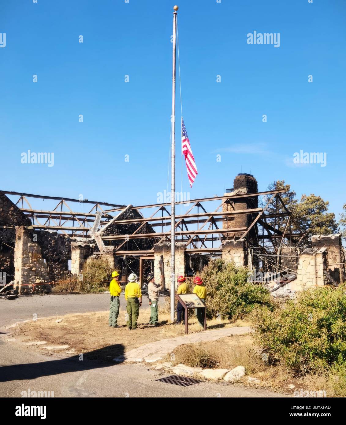 Lodge lightening complex fire hi-res stock photography and images - Alamy