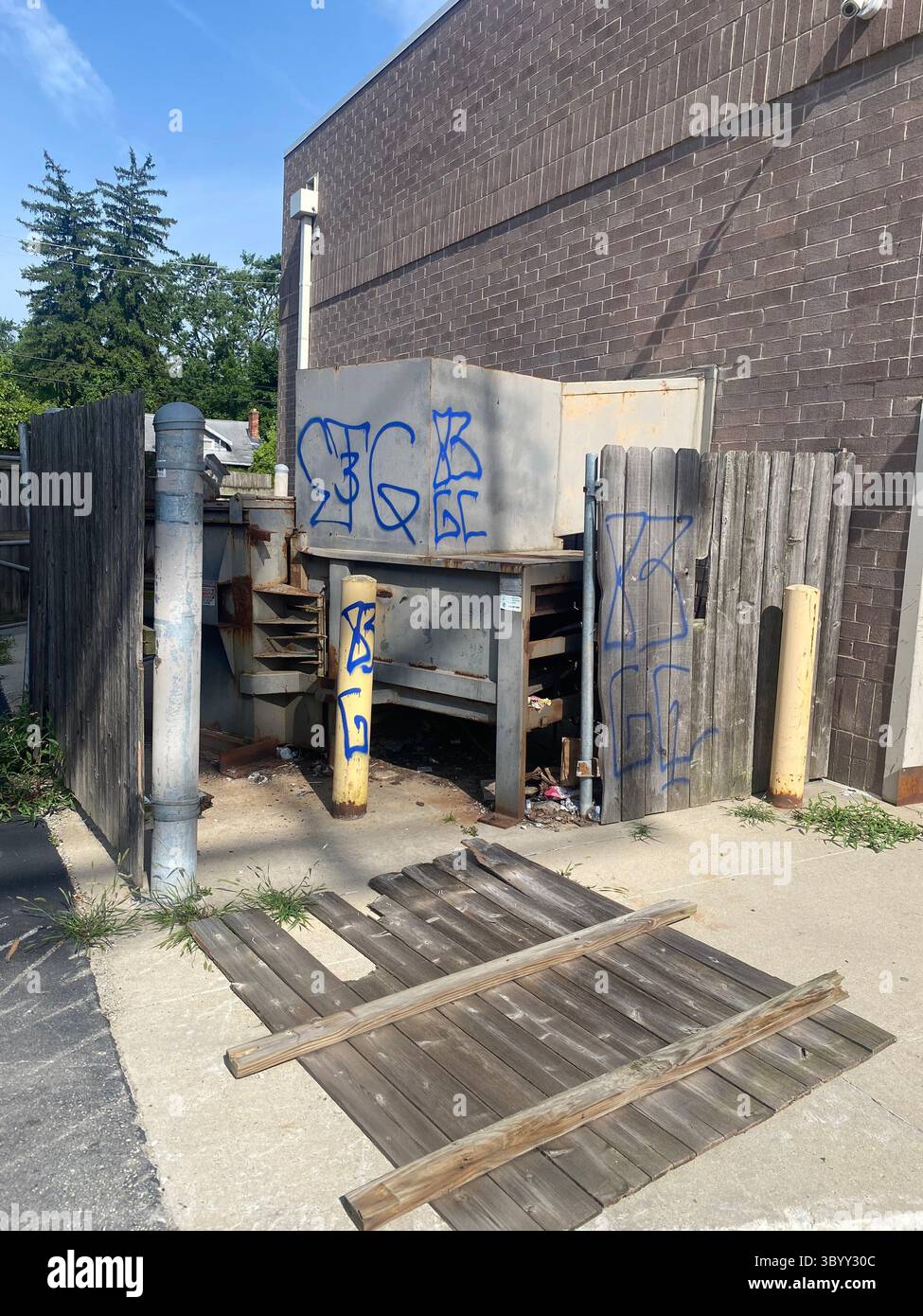 ScoreGang Crips graffiti in Detroit’s 48219 ZIP (W7M ETGC = Evergreen ...