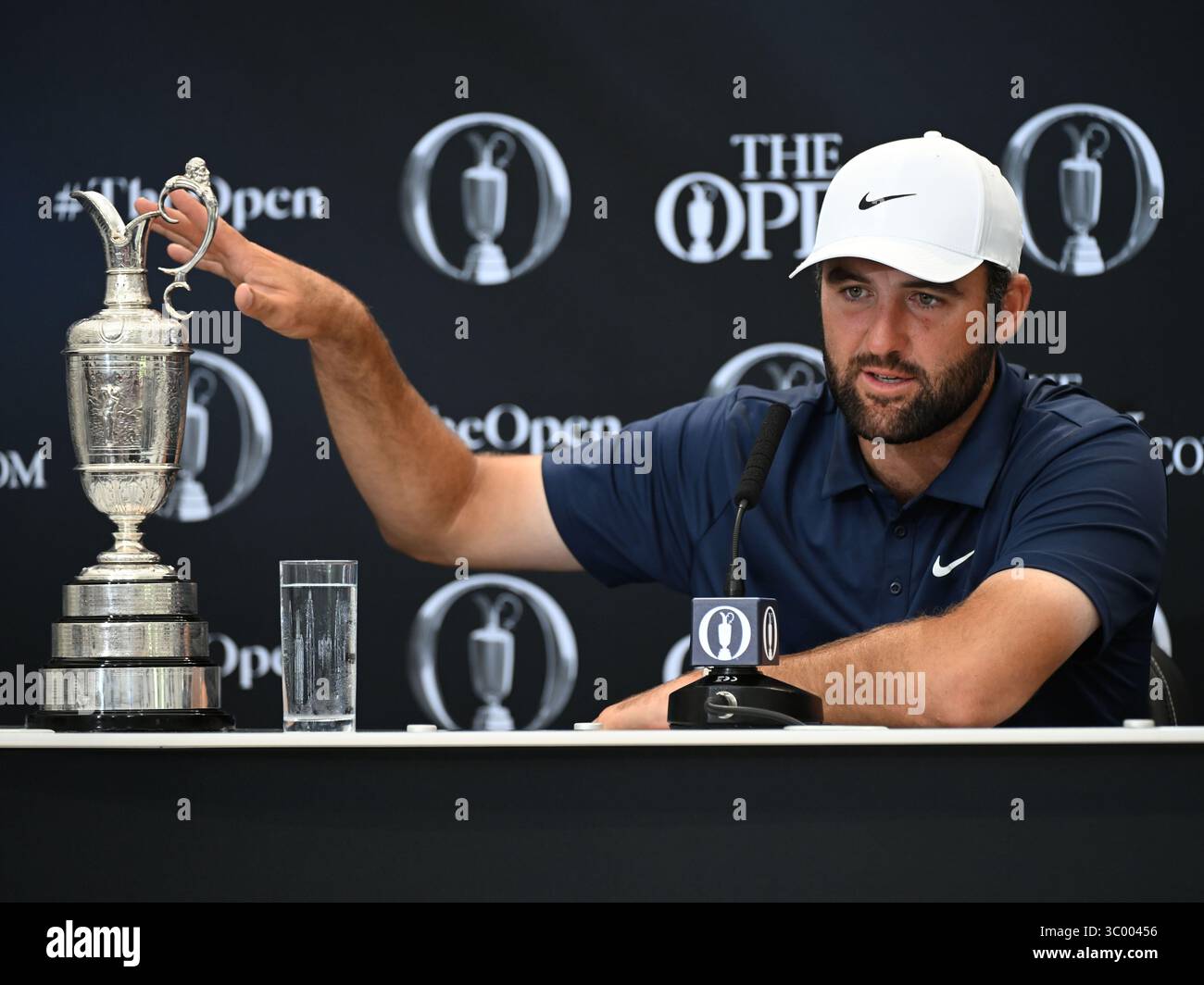 Scottie scheffler 2025 open portrush hi-res stock photography and ...