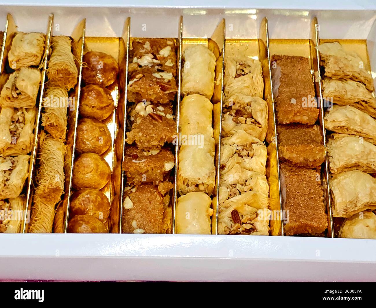 Arabic sweets cuisine, middle eastern, Syrian, Egyptian and Turkish ...