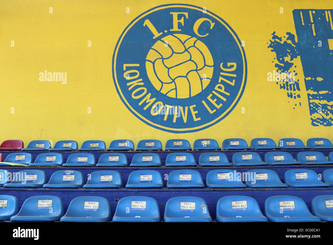 Leipzig, Deutschland. 20th July, 2025. Wappen, Emblem, Logo des 1. FC ...