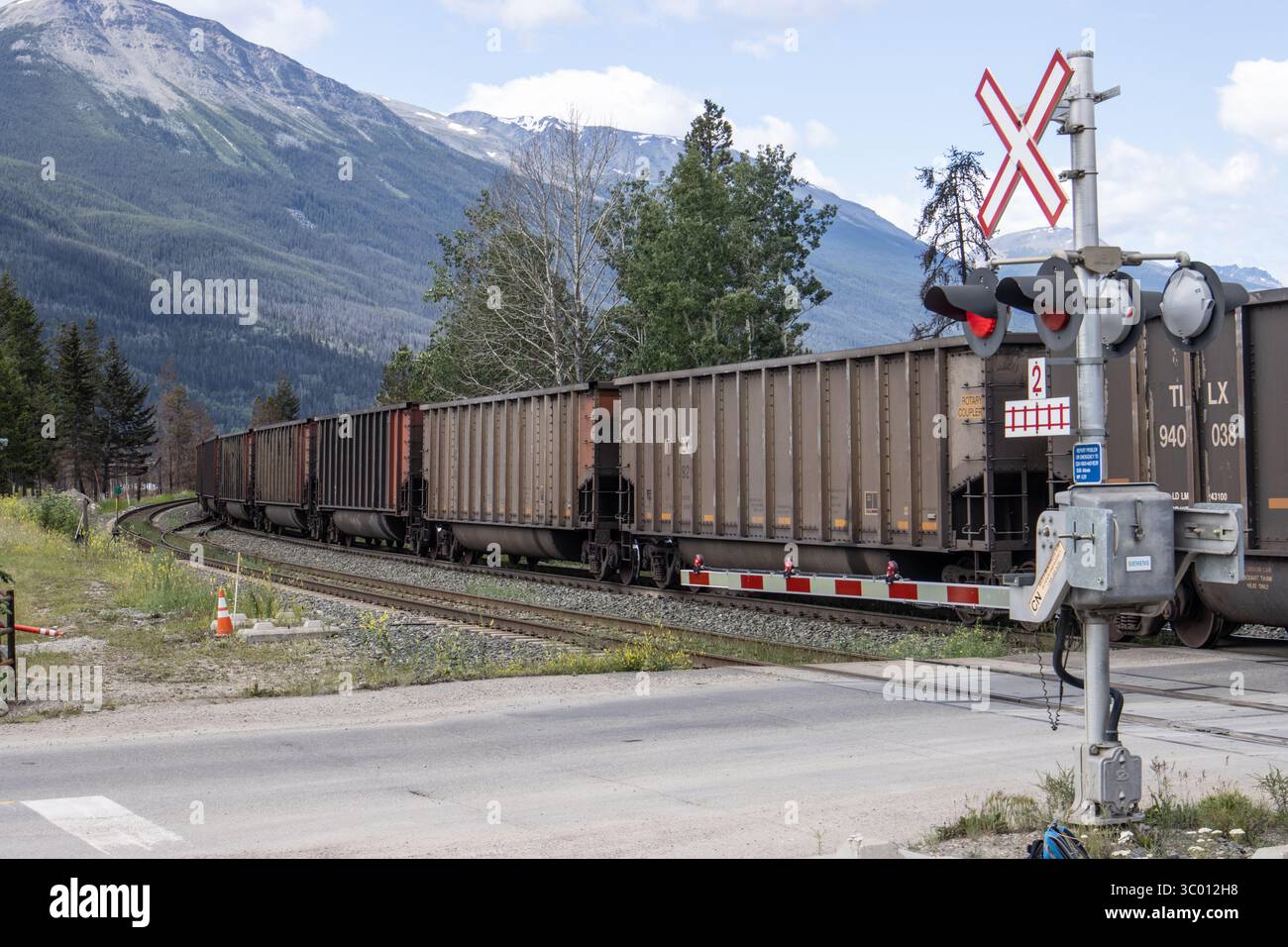 Jasper railway crossing barrier hi-res stock photography and images - Alamy