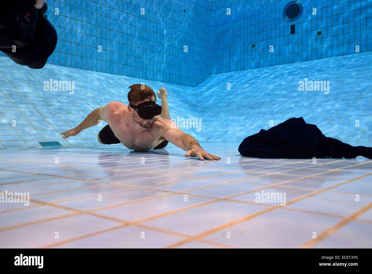 Limitless (2022 - )Season 1, Episode 1 "Stress-Proof" Chris Hemsworth ...