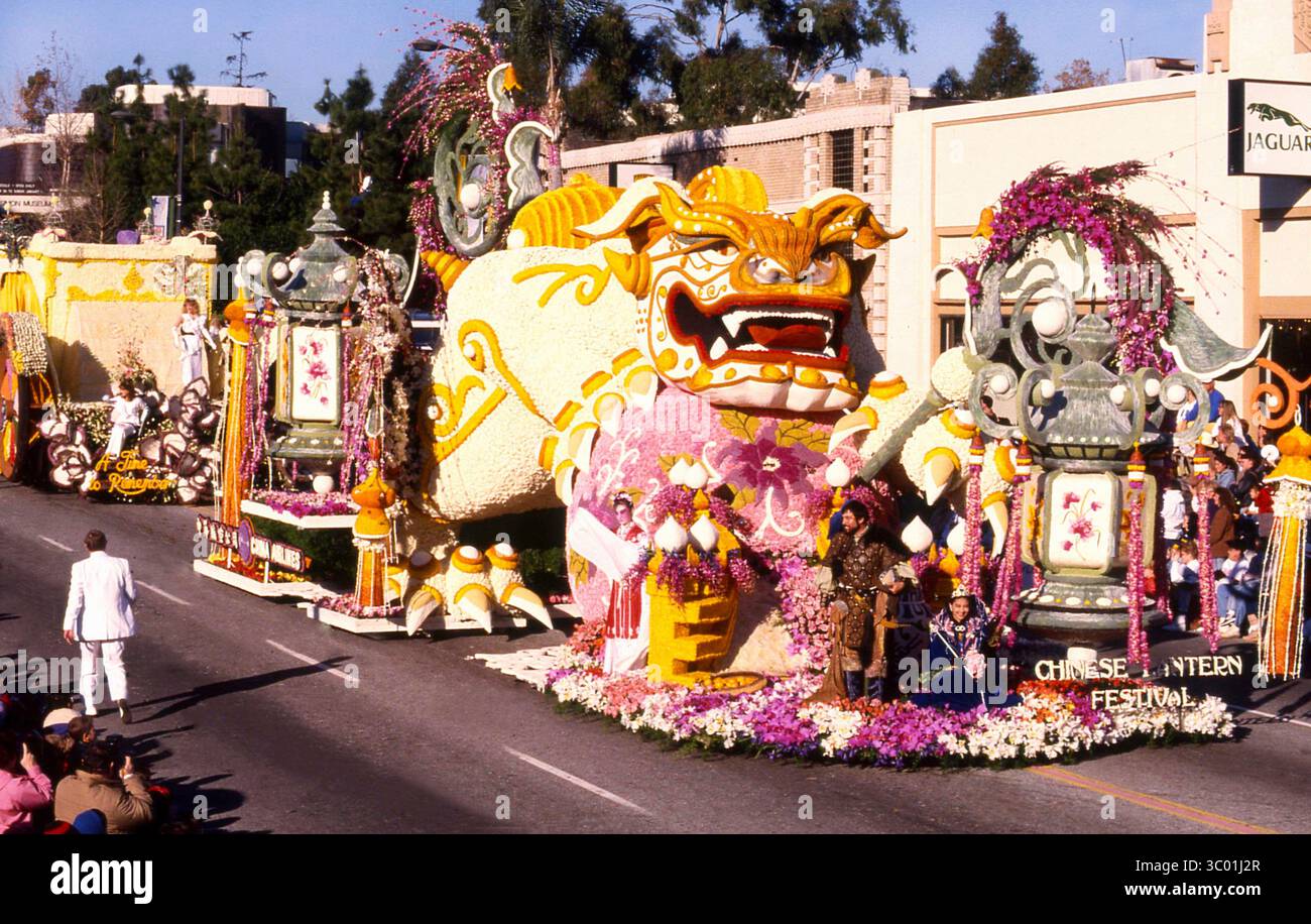 Flower-decorated floats participating in he Rose Parade in Pasadena ...