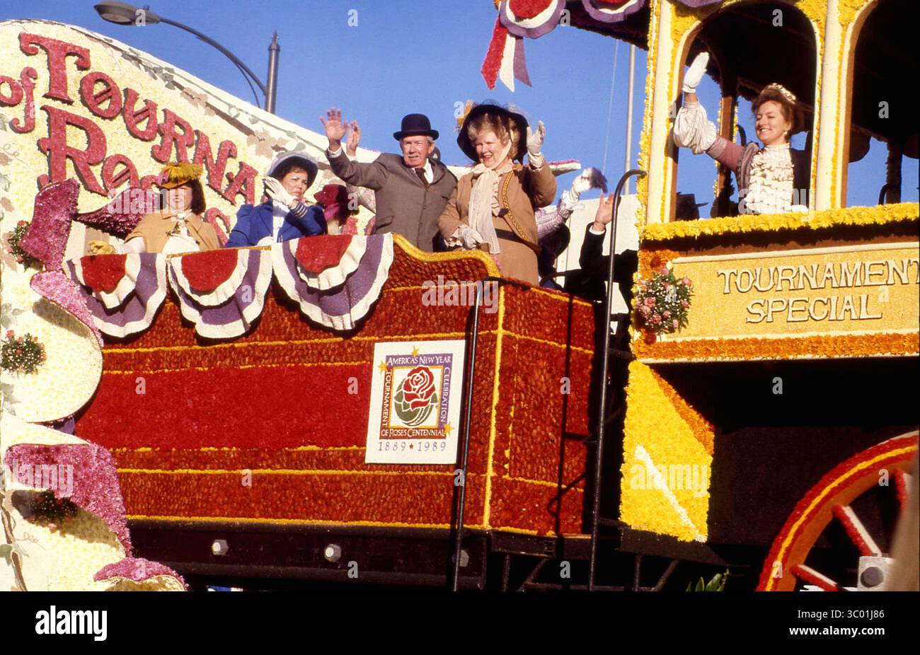 Flower-decorated floats participating in he Rose Parade in Pasadena ...