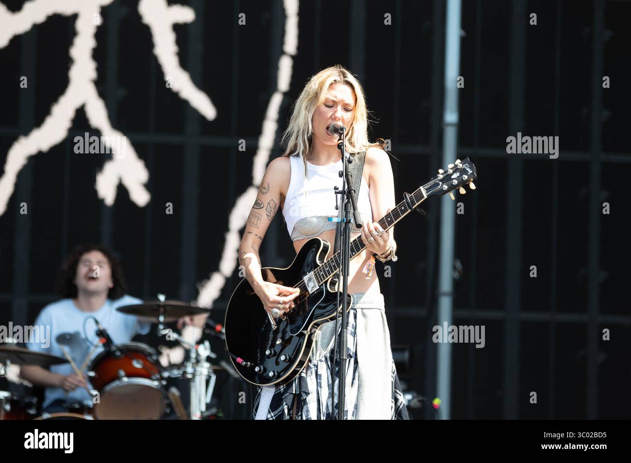 Nieve Ella performing on the Main Stage Stage, TRNSMT 1025 Sunday 13th ...
