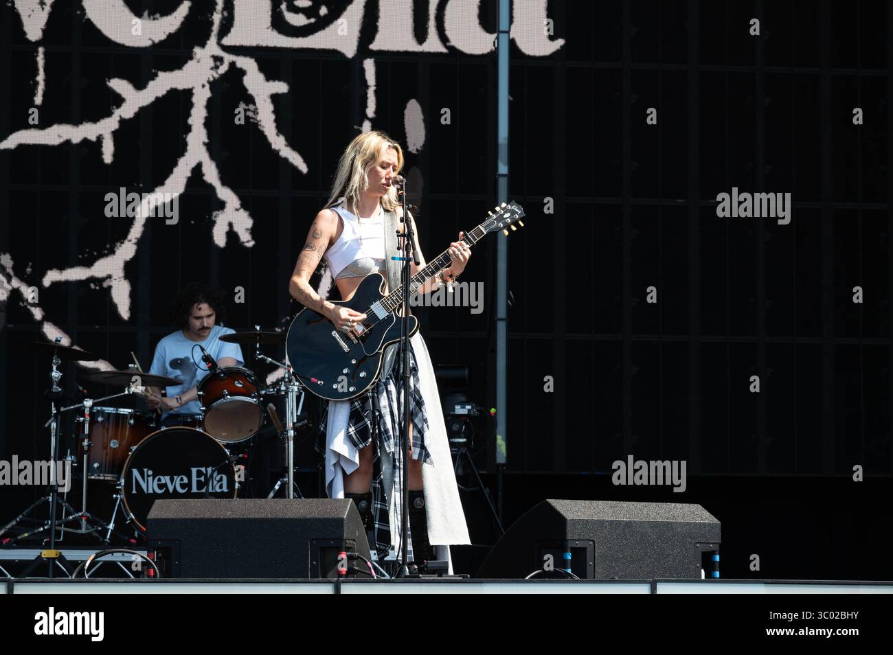 Nieve Ella performing on the Main Stage Stage, TRNSMT 1025 Sunday 13th ...