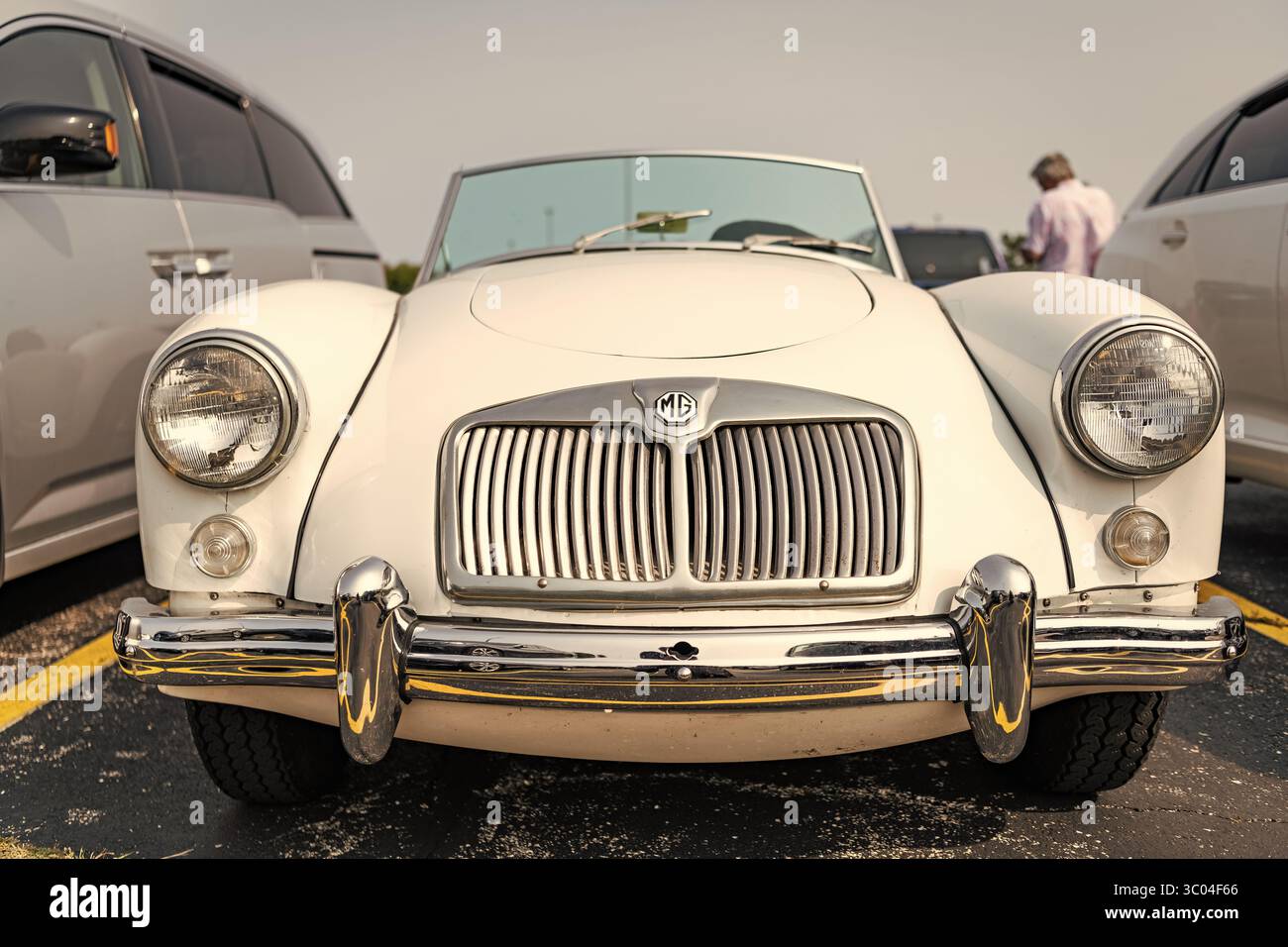 Chicago, Illinois, USA - September 08, 2024: 1959 MG MGA TWIN CAM retro ...