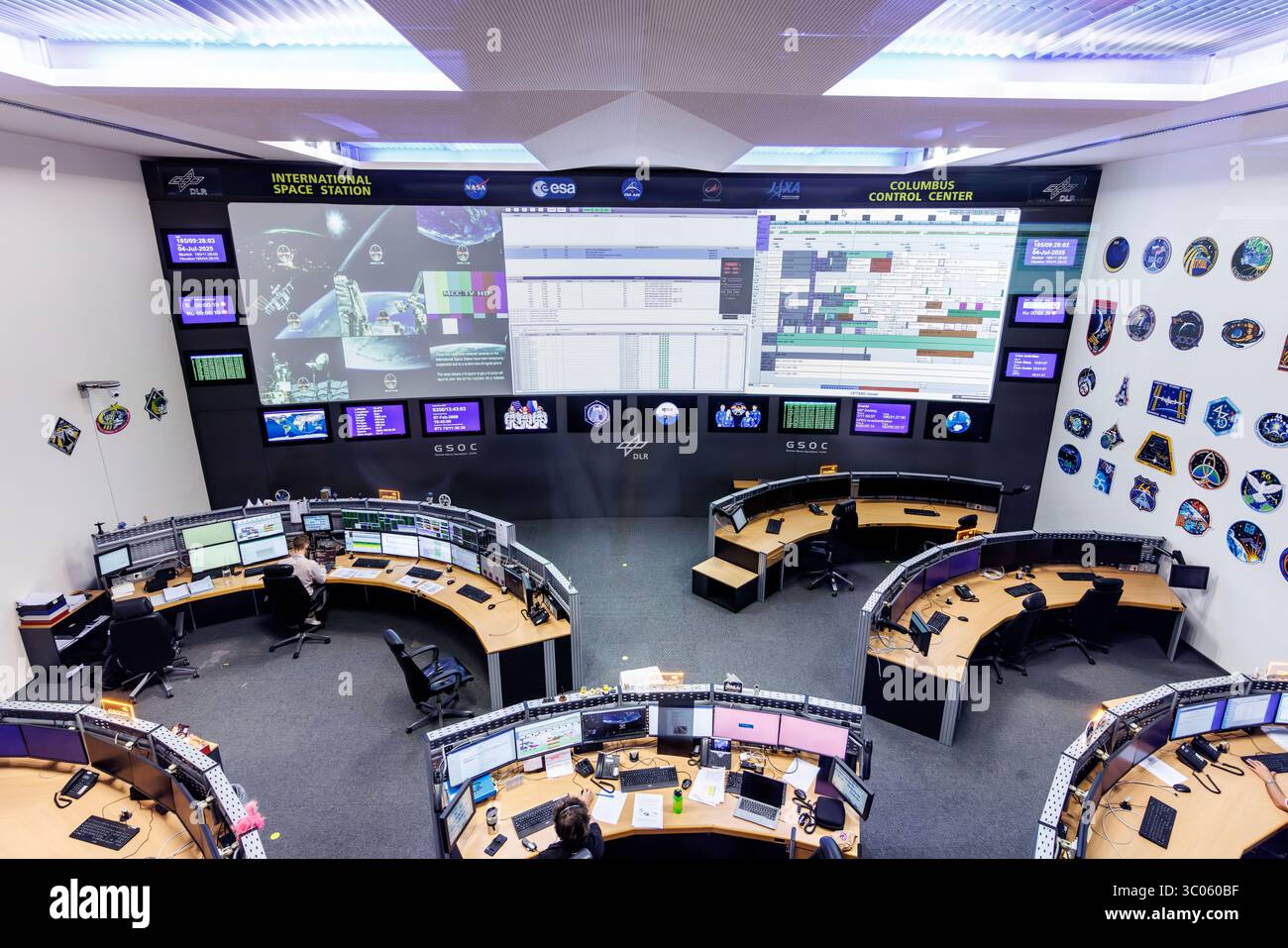 04 July 2025, Bavaria, Oberpfaffenhofen: View of the mission control ...