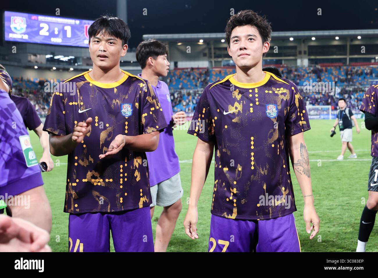 Tianjin Jinmen Tiger Football Club defeated Chengdu Rongcheng Football ...