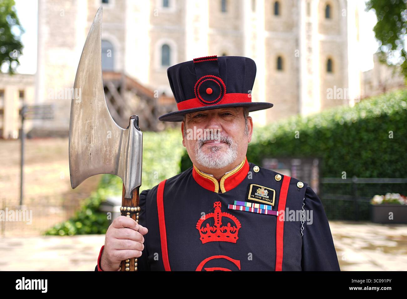New Yeoman Gaoler John Donald on his first day in post at the Tower of ...