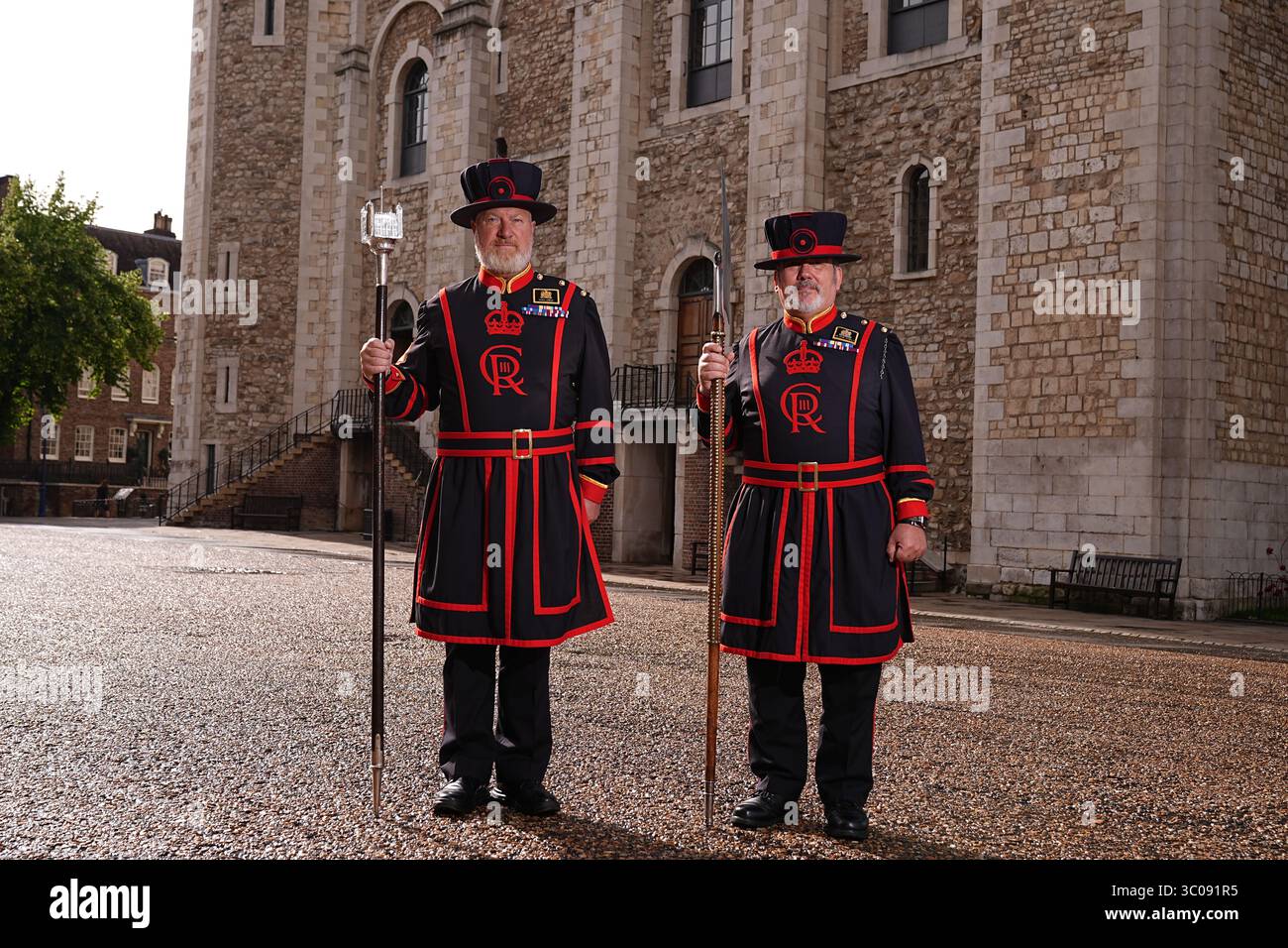 New Chief Yeoman Warder Paul Langley (left) and Yeoman Gaoler John ...