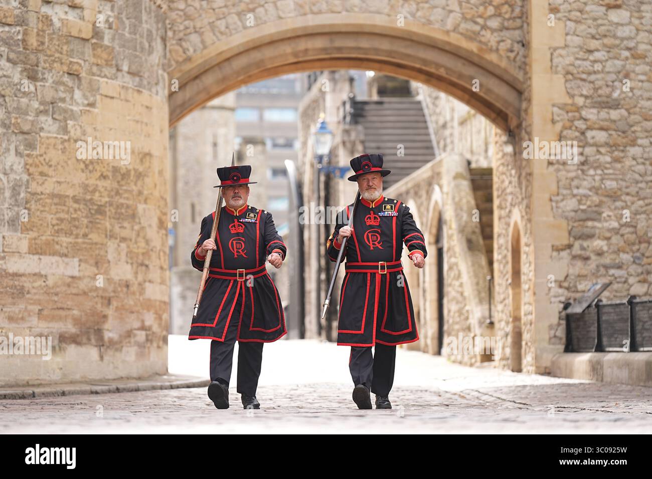 New Chief Yeoman Warder Paul Langley (right) and Yeoman Gaoler John ...