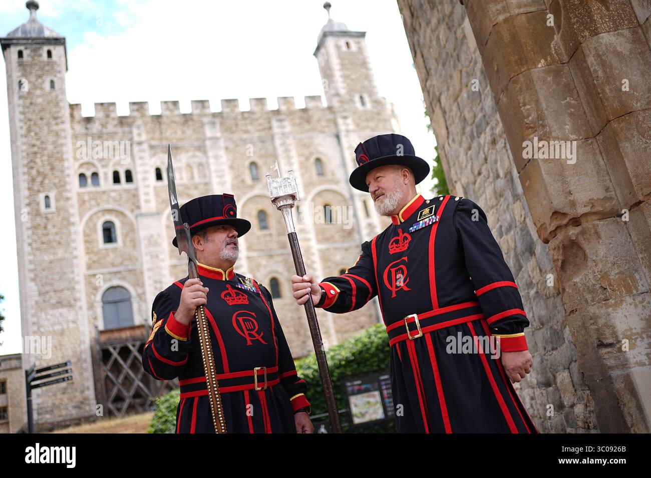 New Chief Yeoman Warder Paul Langley (right) and Yeoman Gaoler John ...