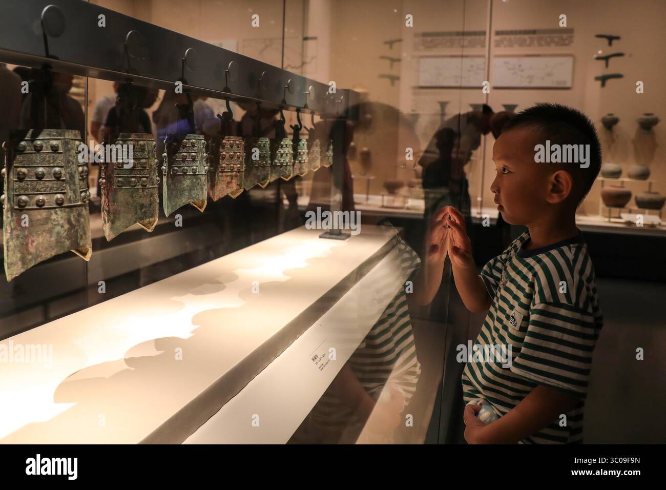 People visit the China Grand Canal Museum in Yangzhou City, east China ...