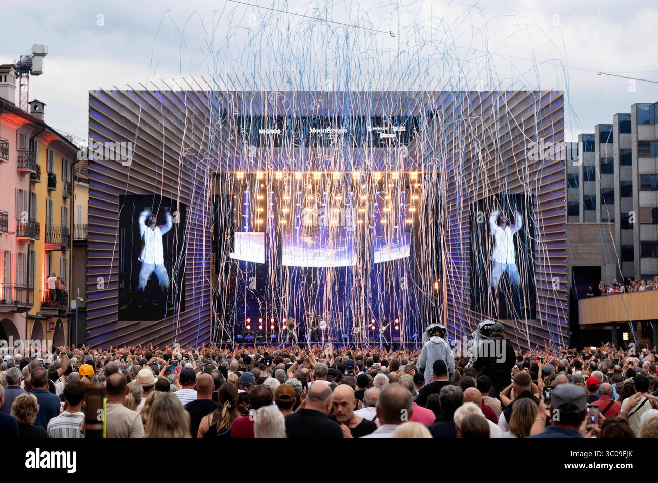 Gotthard live bei der Konzertreihe Moon&Stars 2025 auf der Piazza ...