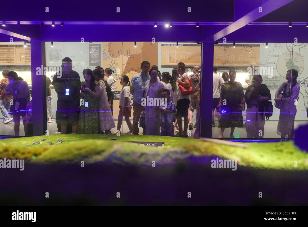 People visit the China Grand Canal Museum in Yangzhou City, east China ...