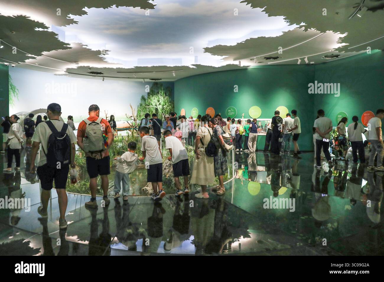 People visit the China Grand Canal Museum in Yangzhou City, east China ...