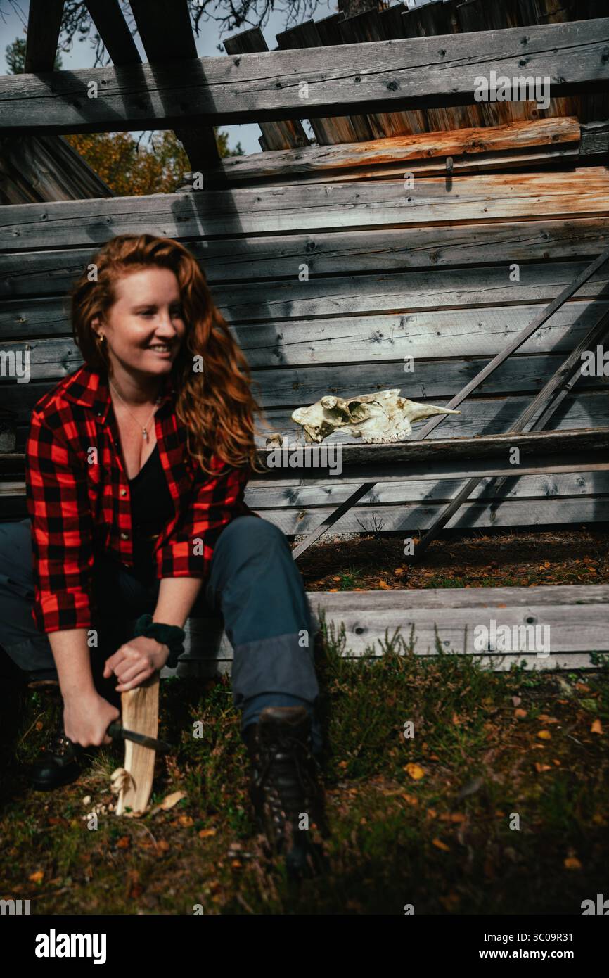 Bushcraft woman hi-res stock photography and images - Alamy
