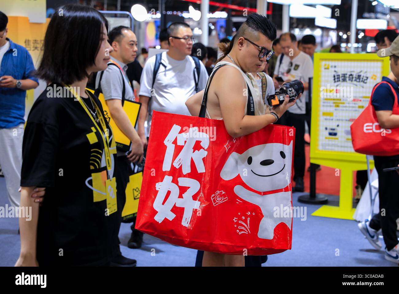 The 2025 Shanghai International Photo & Imaging Expo opens in Shanghai ...