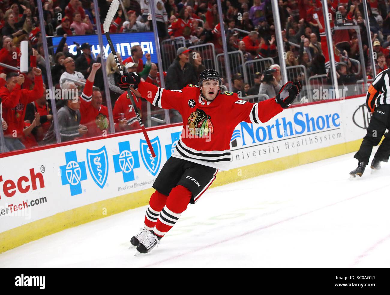 October 21, 2018 - Chicago, IL, USA - Chicago Blackhawks left wing ...