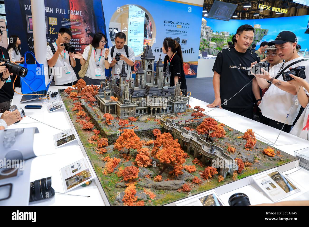 The 2025 Shanghai International Photo & Imaging Expo opens in Shanghai ...