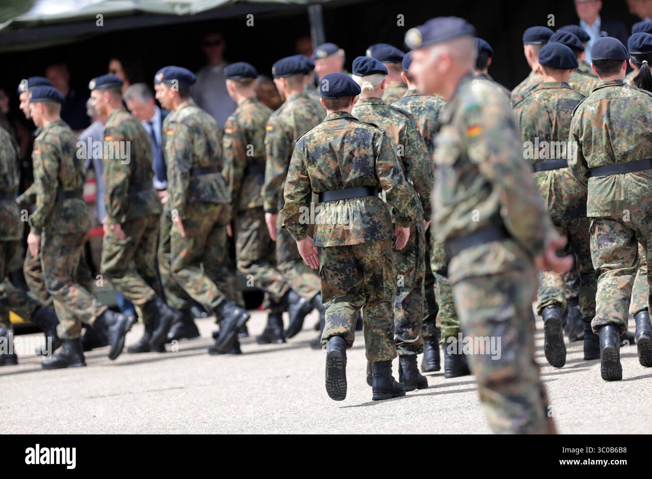 Soldaten des Jägerbataillons 292 JgBtl 292 der Bundeswehr in ...