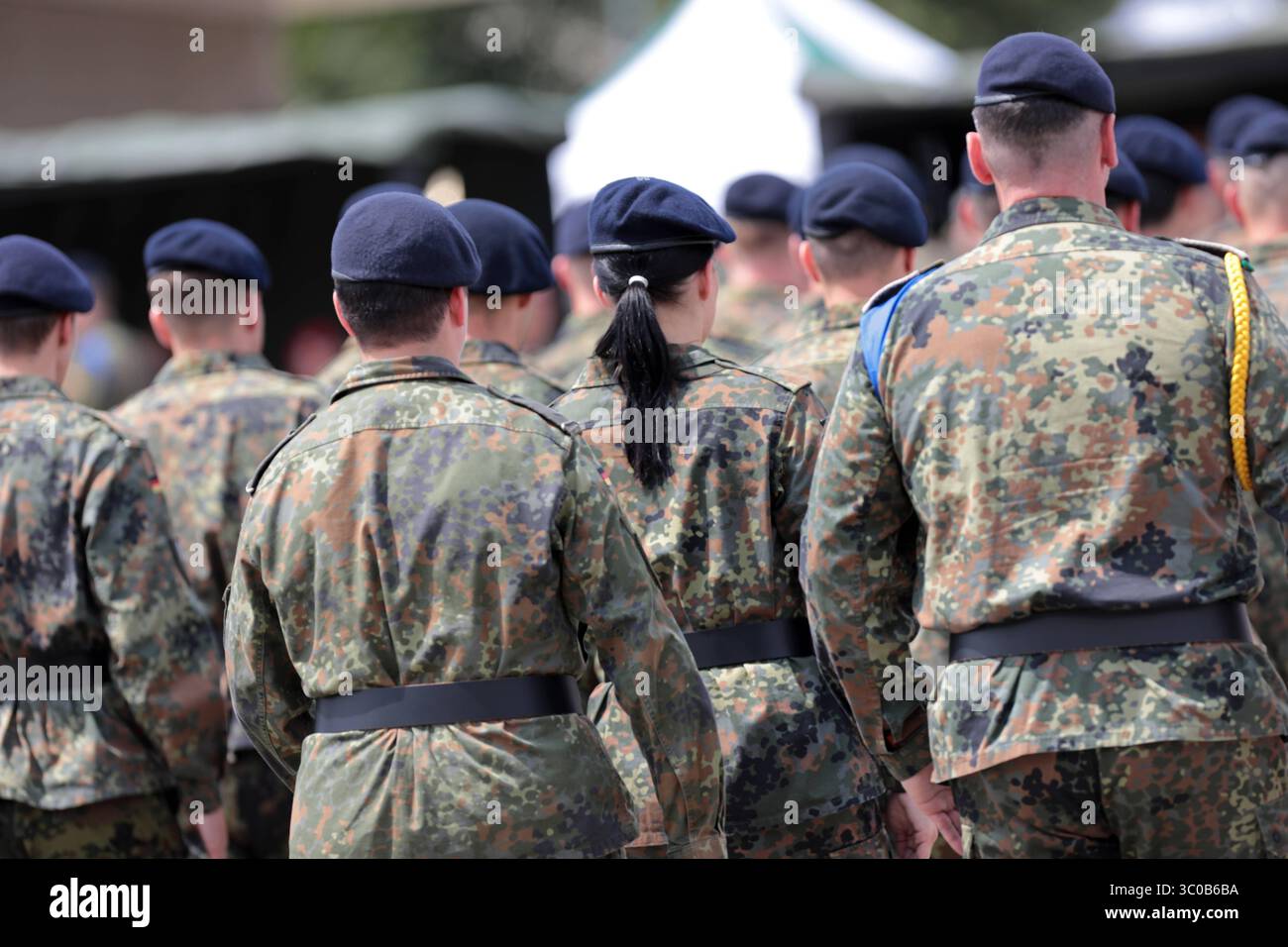 Soldaten des Jägerbataillons 292 JgBtl 292 der Bundeswehr in ...