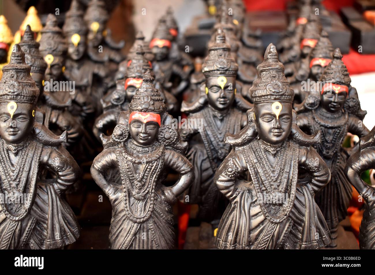 Lord Vitthal Rukmini Murti sculpture Pandharpur solapur maharashtra ...