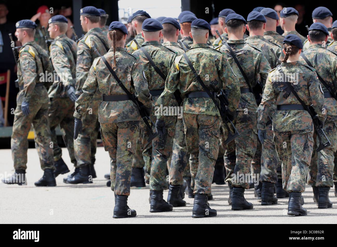 Soldaten des Jägerbataillons 292 JgBtl 292 der Bundeswehr in ...
