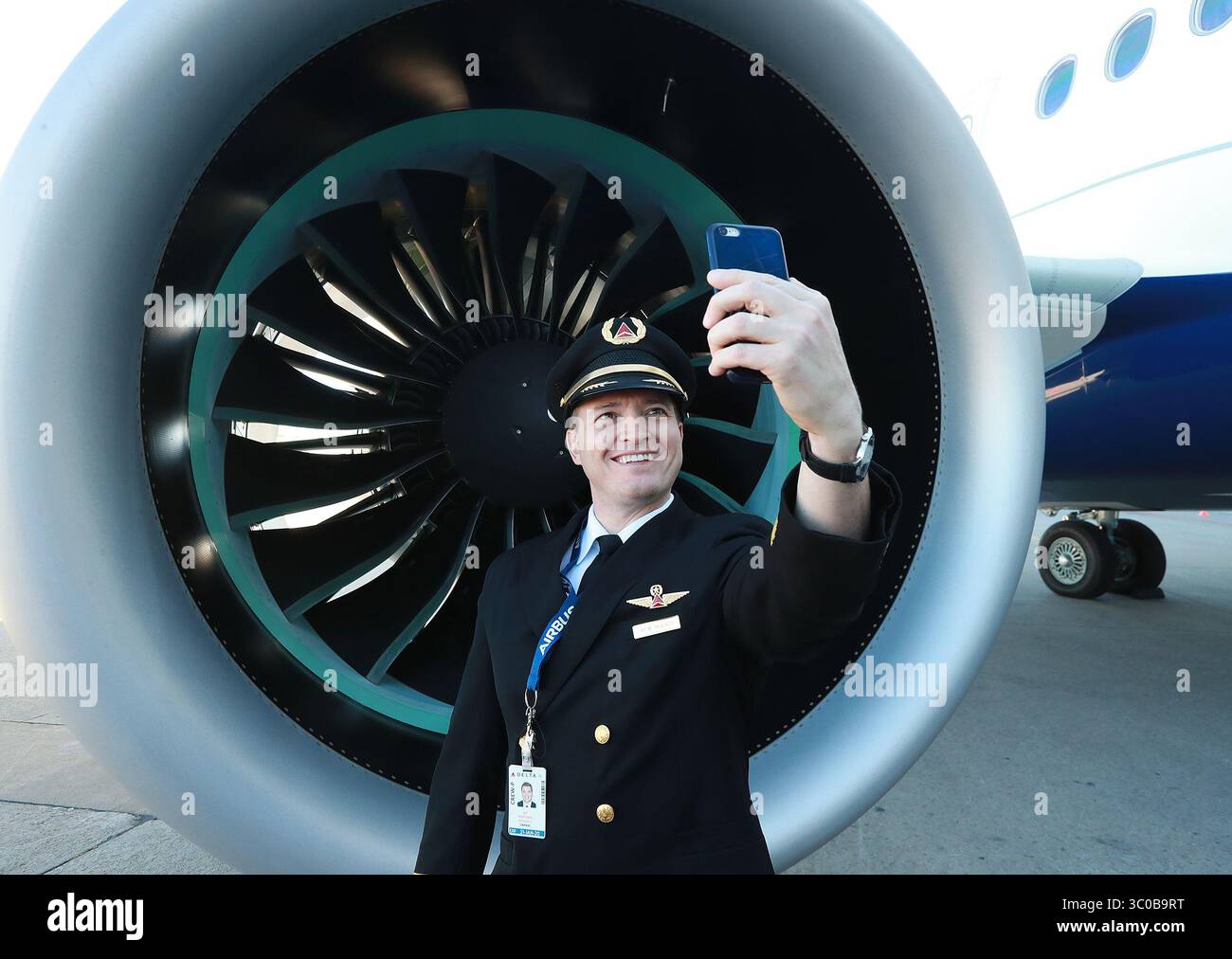 October 29, 2018 - Atlanta, GA, USA - Delta line check pilot Jay ...